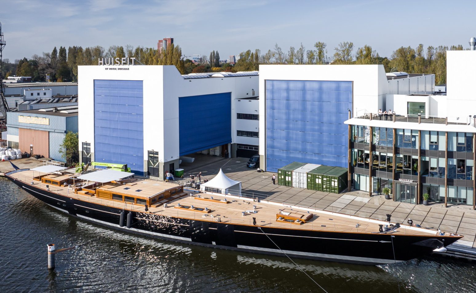 65m Aquarius Lunched in Amsterdam - Mark Whiteley Design
